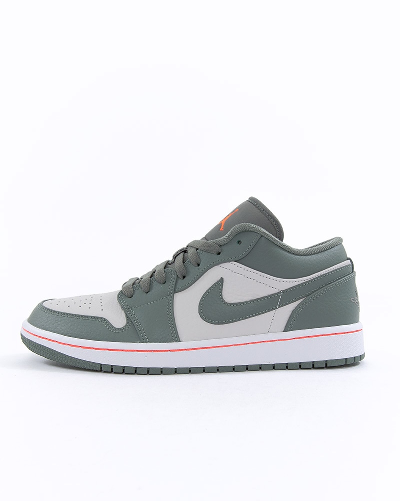 Nike Air Jordan 1 Low | 553558-121 | Vit | Sneakers | Skor | Footish